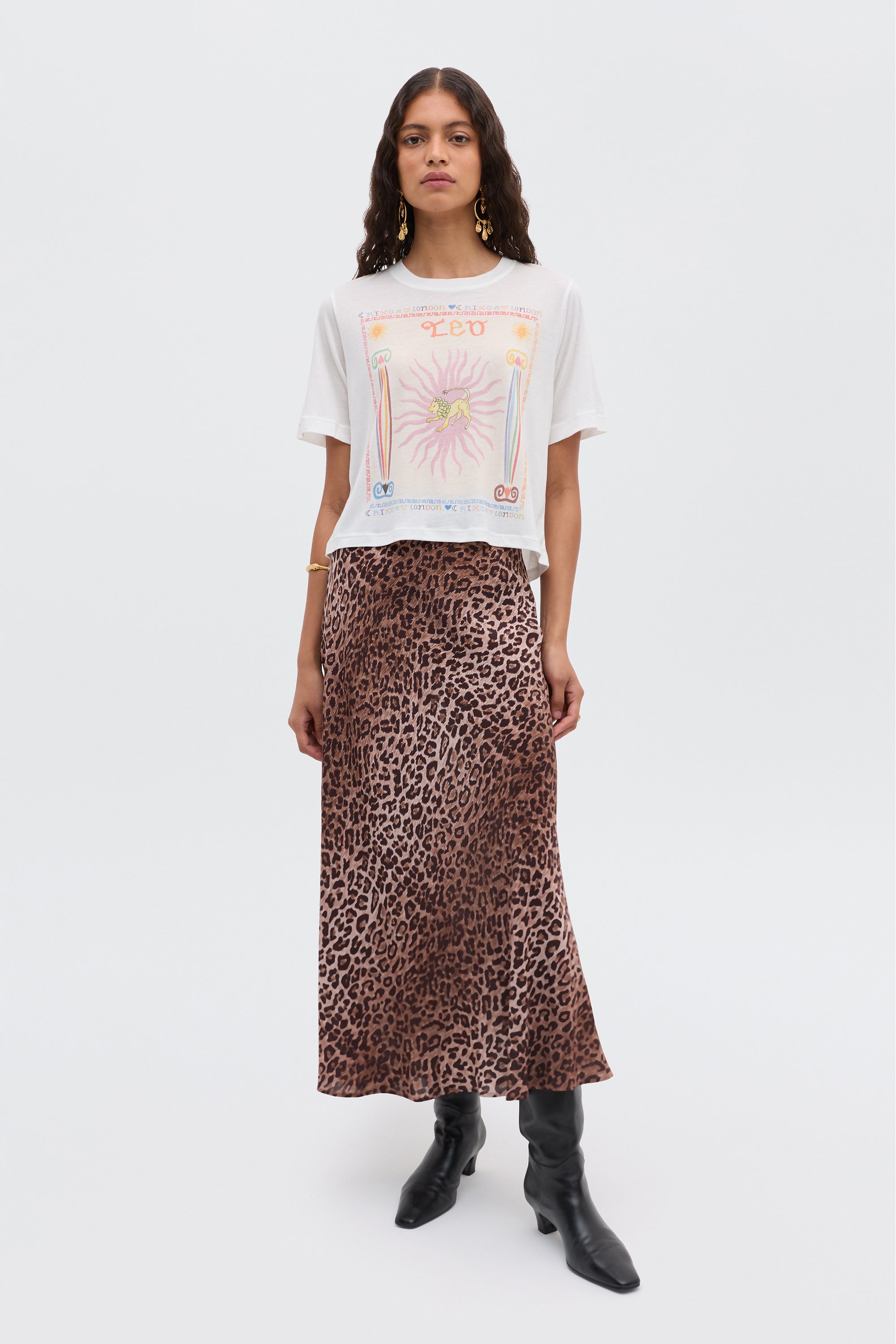 Ria Zodiac T-Shirt in White Leo