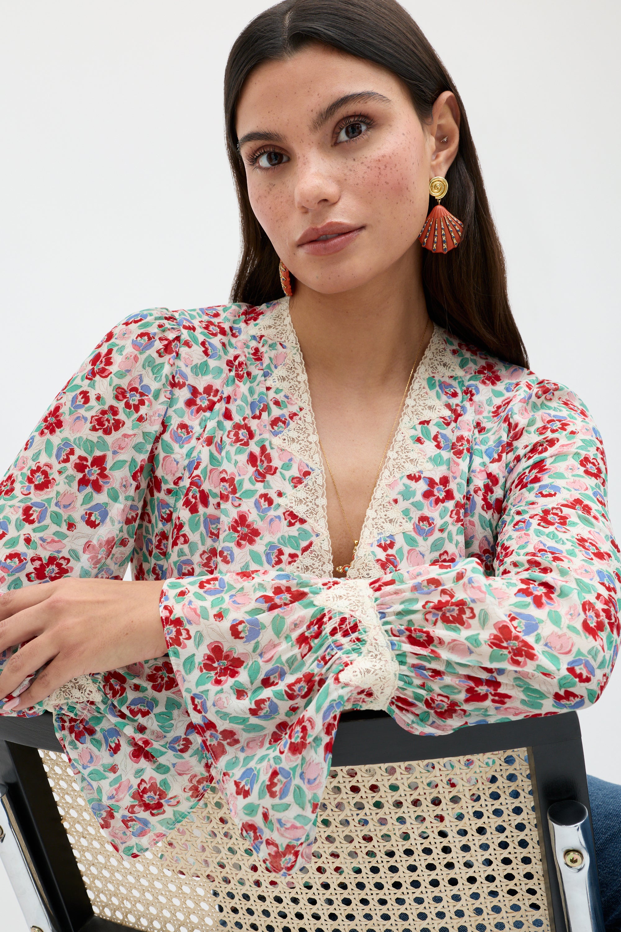 Lenara Georgette Top in Pink Jeannie Bloom Ivory | RIXO ⋆