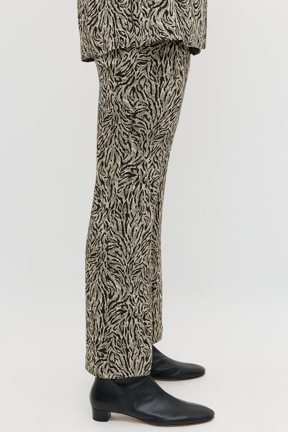 Olwen Jacquard Trouser in Brown Sun Leo Tan