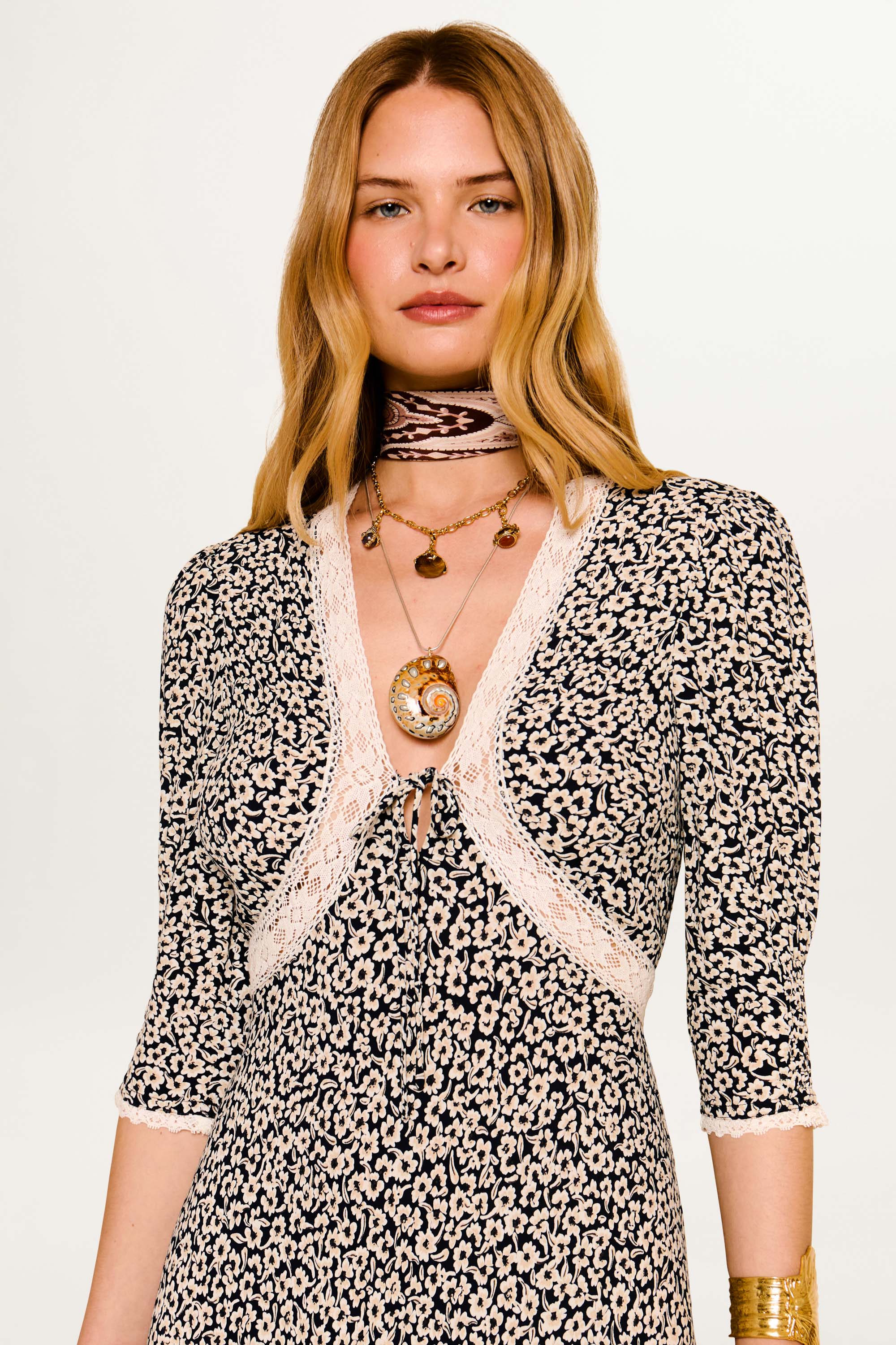 Amina Midi Dress in English Daisy Deep Navy